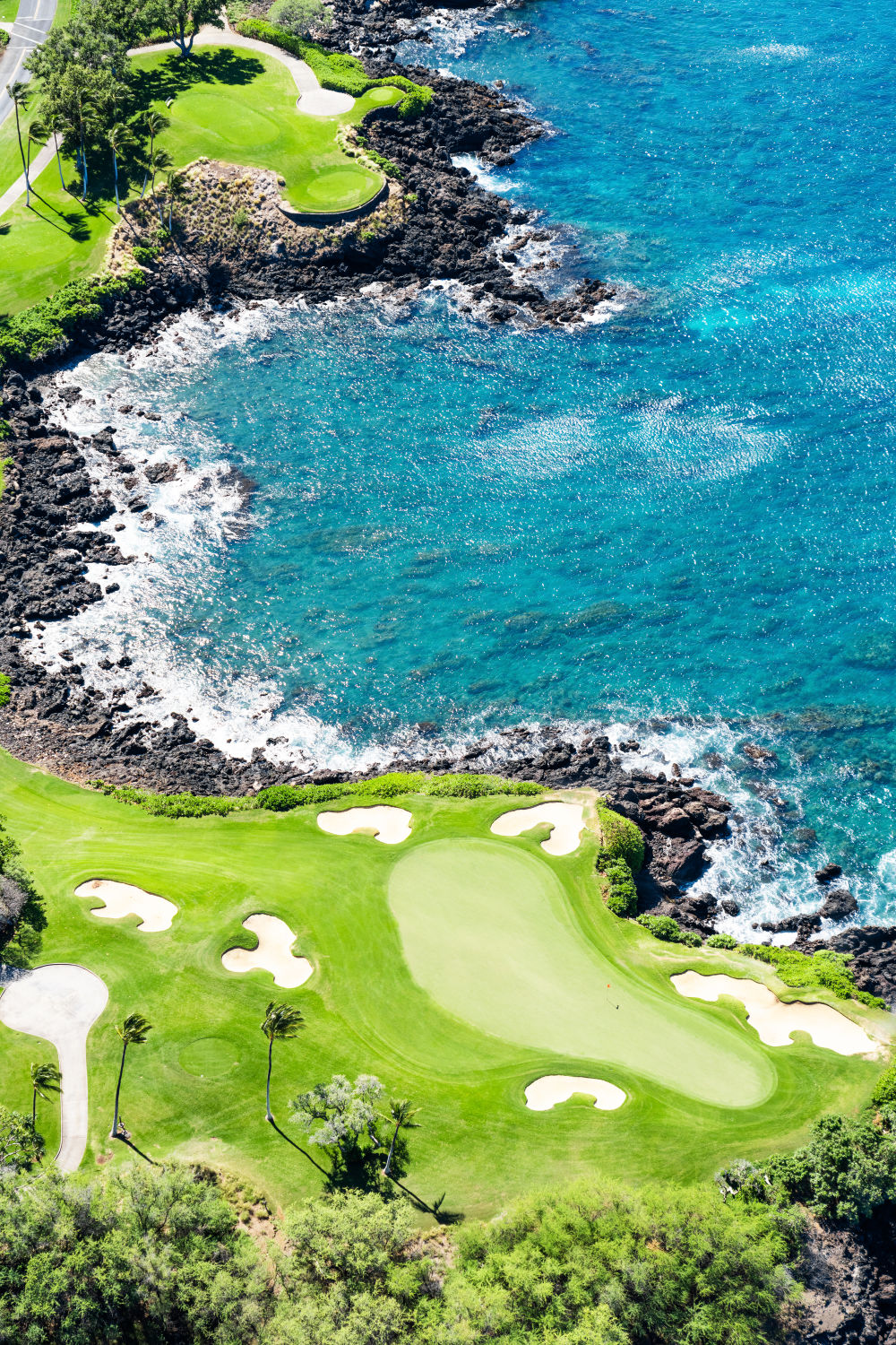 Hole 3 Vertical, Mauna Kea Golf Course, Hawai’i – Gray Malin